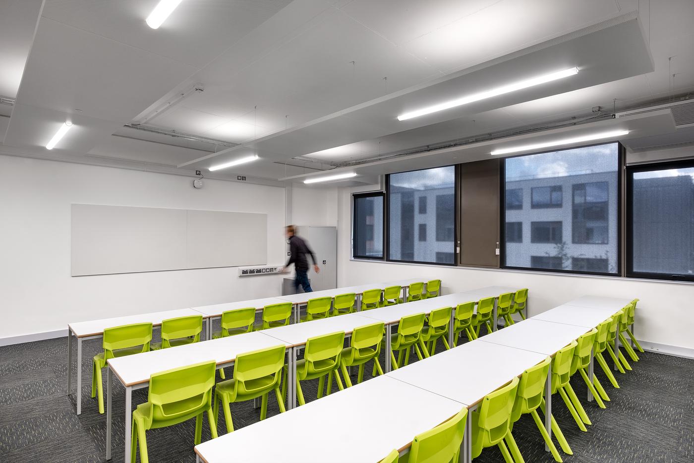 High performance suspended lighting | Thorn Lighting